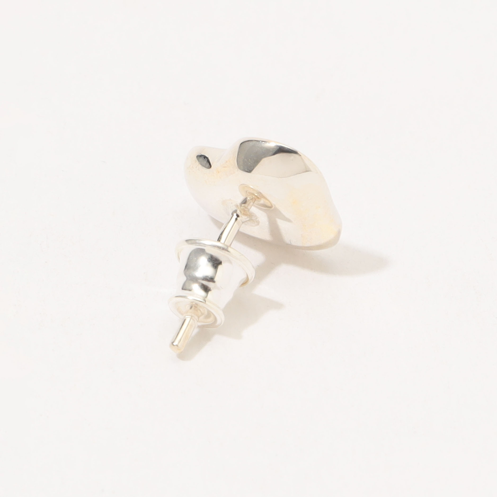 LE CHIC RADICAL Heart Studs ピアス|トゥモローランド 公式通販 LE CHIC RADICAL Heart Studs ピアス|トゥモローランド 公式通販