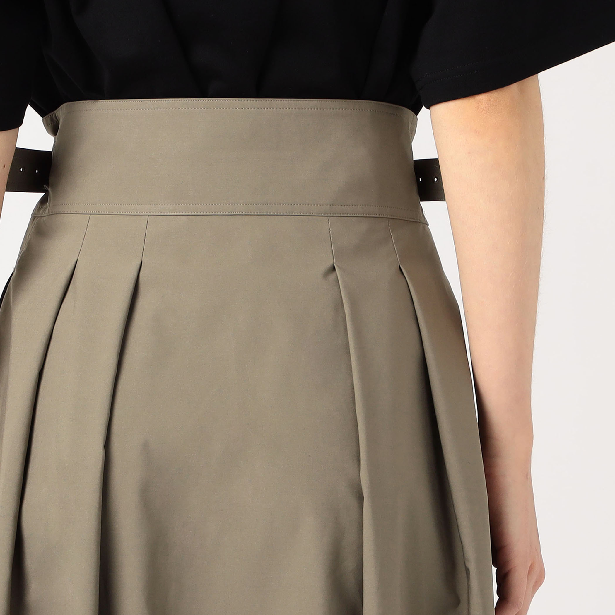 別注】THE RERACS GURKHA SKIRT FLARE|トゥモローランド 公式通販 別注】THE RERACS GURKHA SKIRT FLARE|トゥモローランド 公式通販